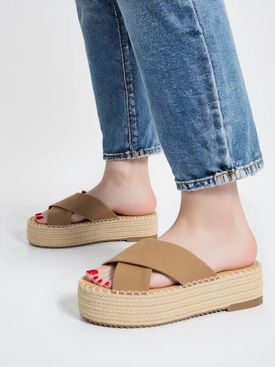 Klapki na koturnie | KupButy.com